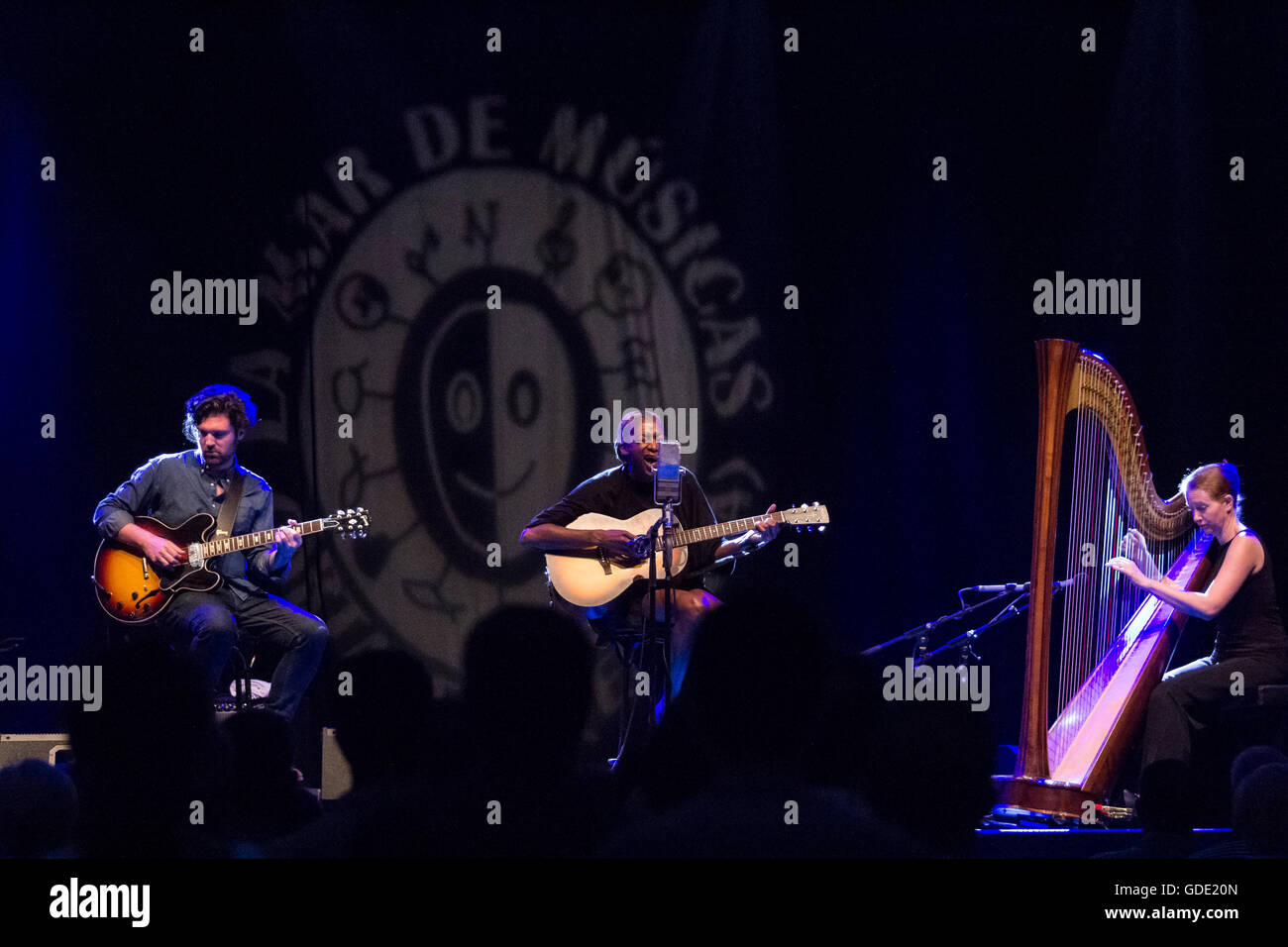 Ni singer hi-res stock photography and images - Alamy