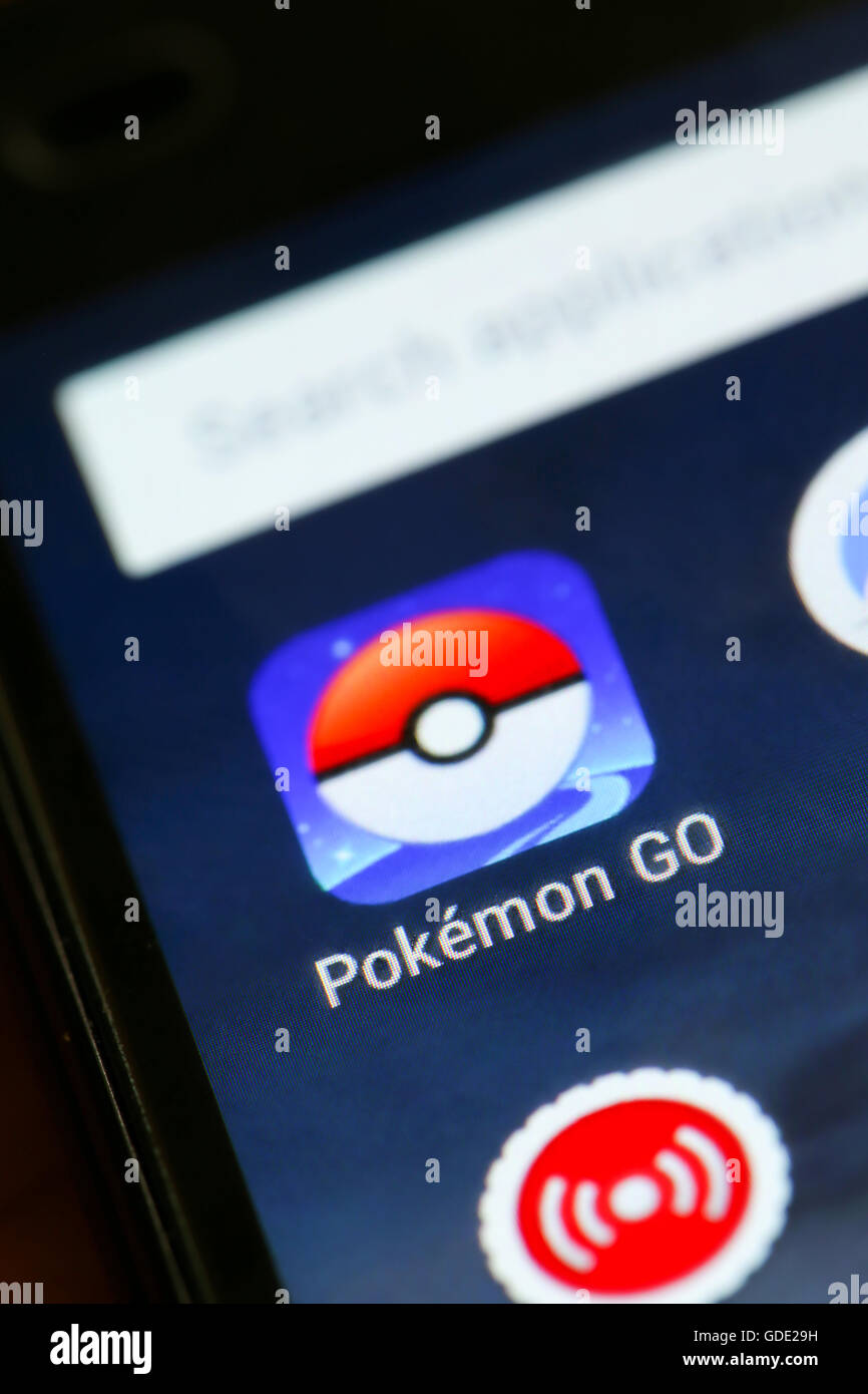 Pokemon go app logo hi-res stock photography and images - Alamy