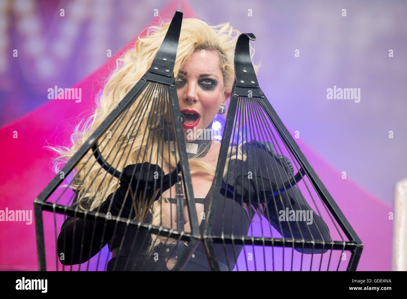 Chicago, Illinois, USA. 15th July, 2016. Singer MARIA BRINK of In This ...