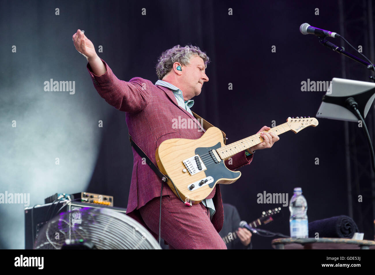 Squeeze lead singer hi-res stock photography and images - Alamy