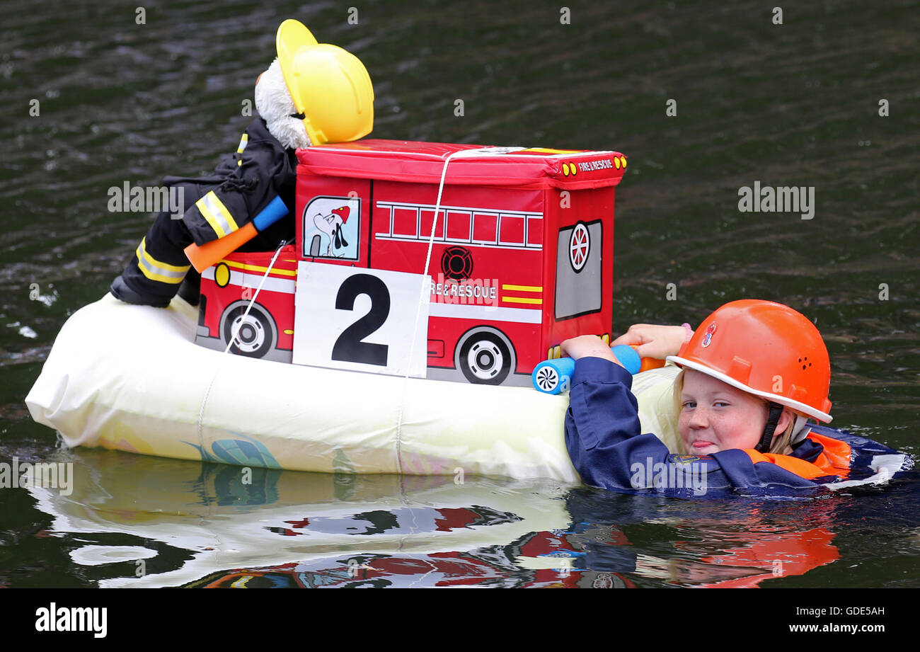 Plau am See, Germany. 16th July, 2016. Laura Moeller from the Goldberg ...