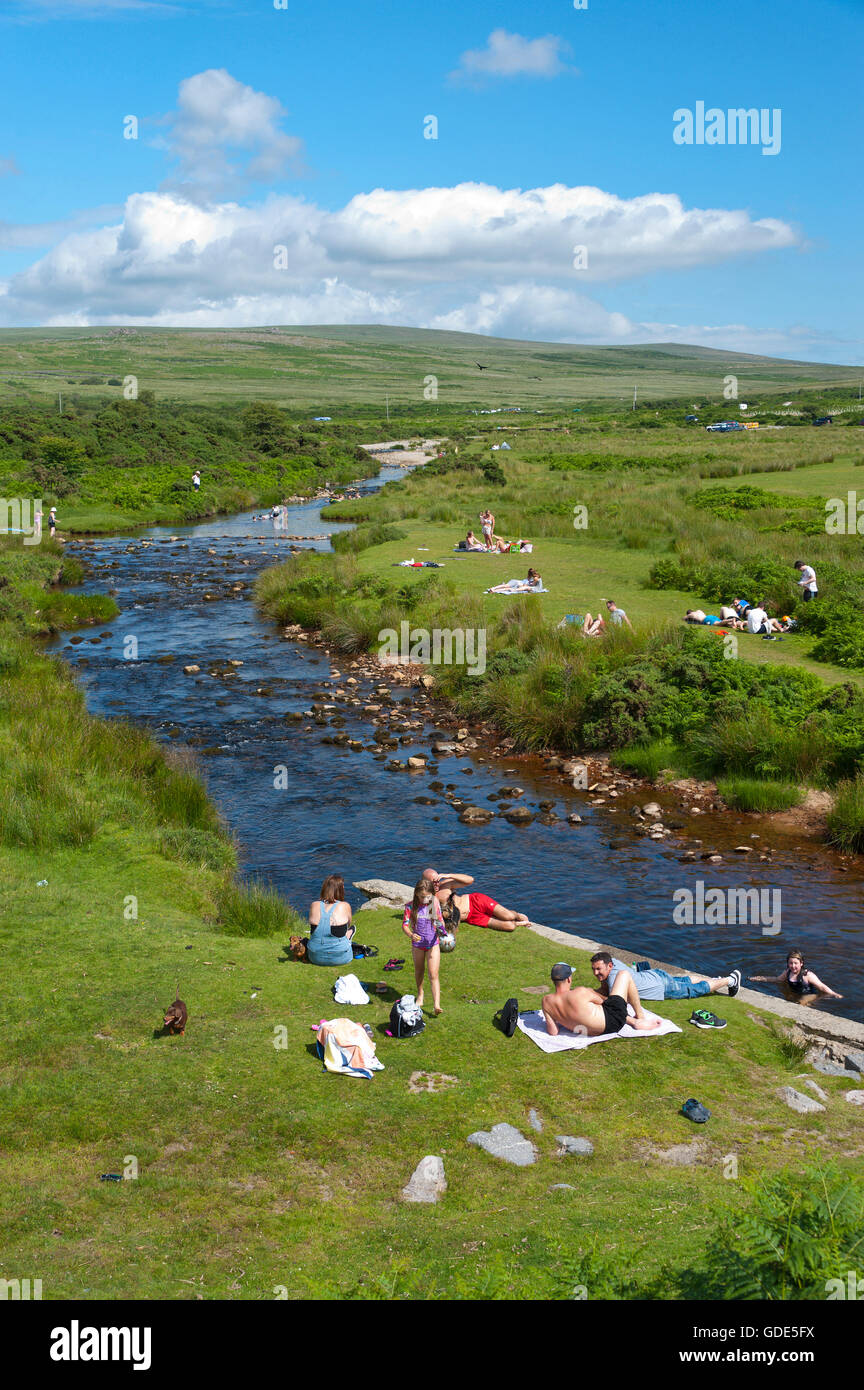 Cadover Bridge, Dartmoor, Devon, UK. 16th July 2016. UK Weather: People ...
