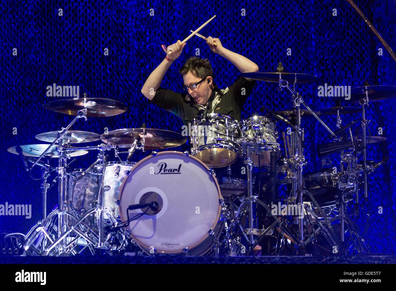Chicago, Illinois, USA. 15th July, 2016. Drummer SAM LOEFFLER of ...