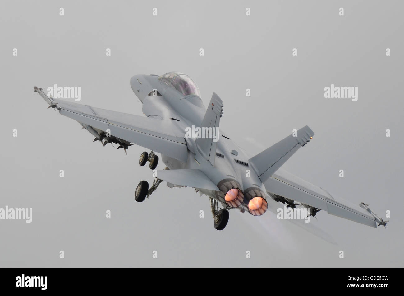 Farnborough Airshow 2016. USAF F-18 Hornet taking off Stock Photo - Alamy