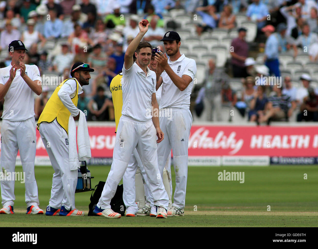 Lord's test match crowd hi-res stock photography and images - Alamy
