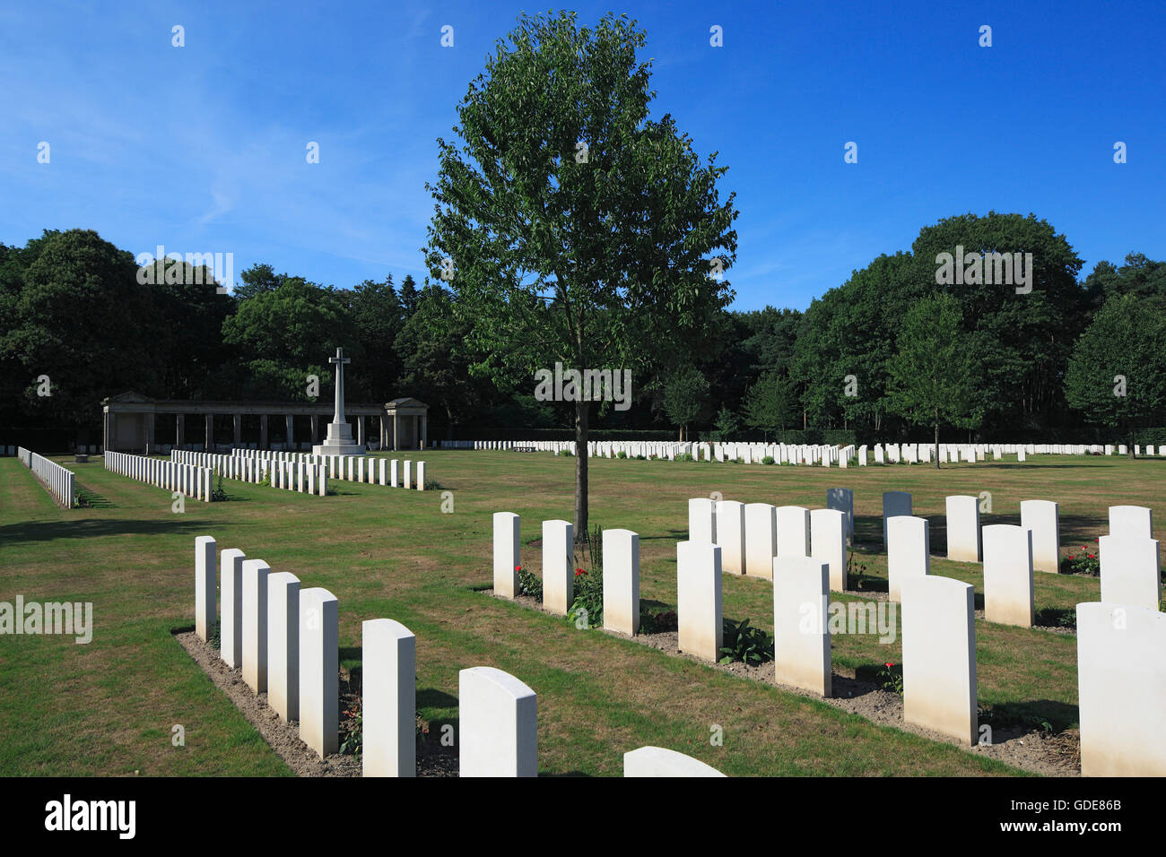 Rheinberg war cemetery in rheinberg hi-res stock photography and images ...