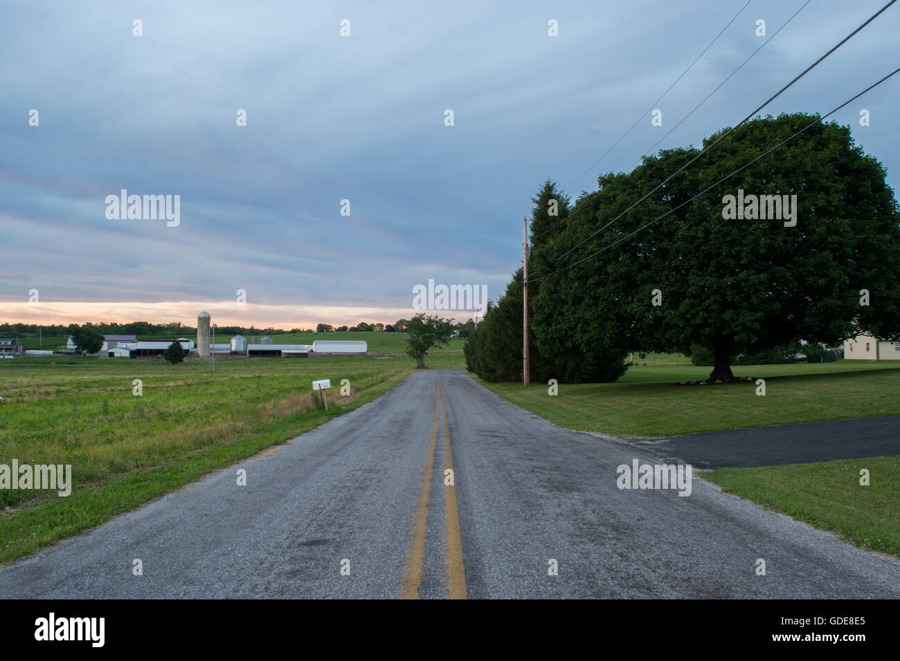 Rural and township roads hi-res stock photography and images - Alamy