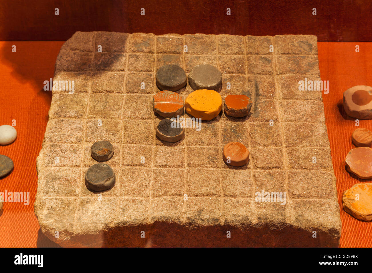 Ancient roman board game hi-res stock photography and images - Alamy