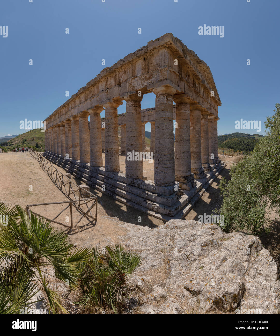 The greek temple of segeste hi-res stock photography and images - Alamy