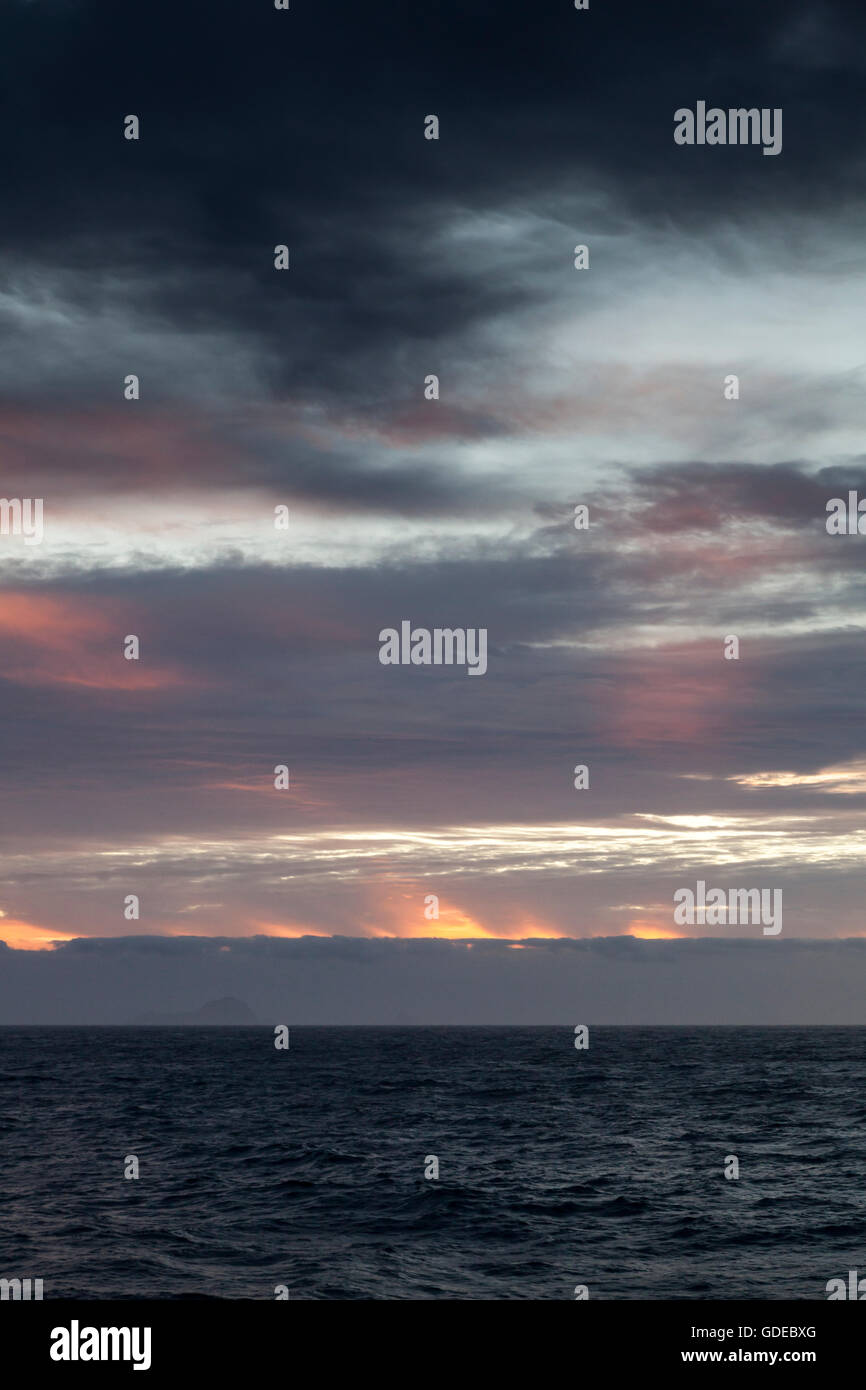 Spectacular sunset in the Tasman Sea, near Dusky Sound, New Zealand ...