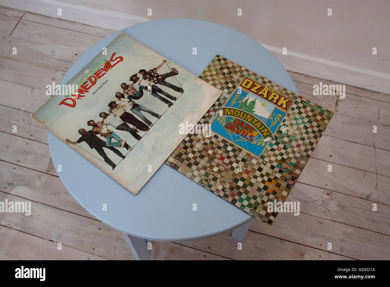 Album covers hi-res stock photography and images - Alamy