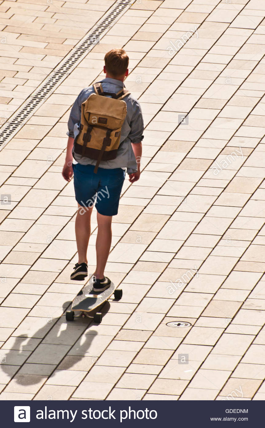 Boy On Skateboard Stock Photos & Boy On Skateboard Stock Images - Alamy