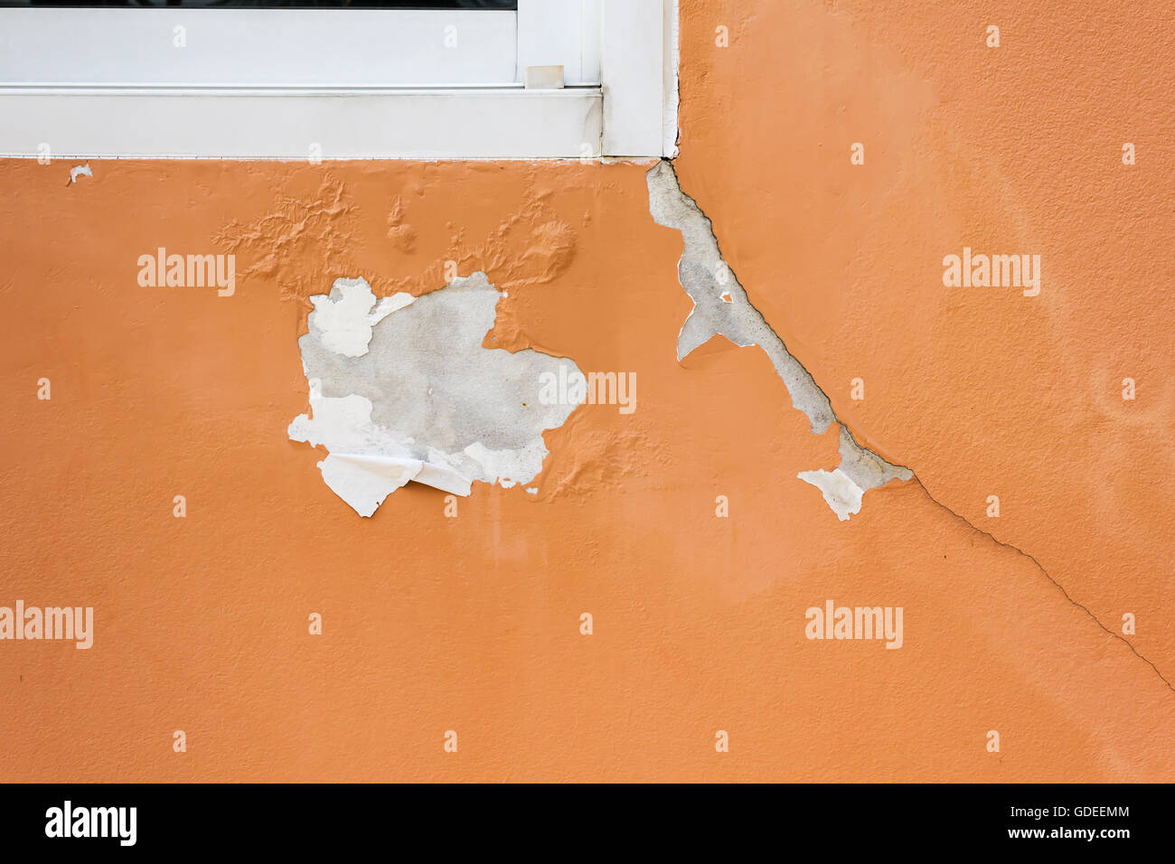 Deteriorated exterior paint of house wall Stock Photo - Alamy