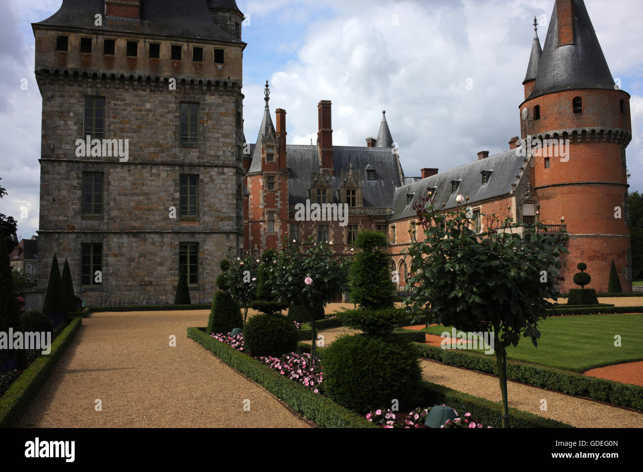 Maintenon castle hi-res stock photography and images - Alamy