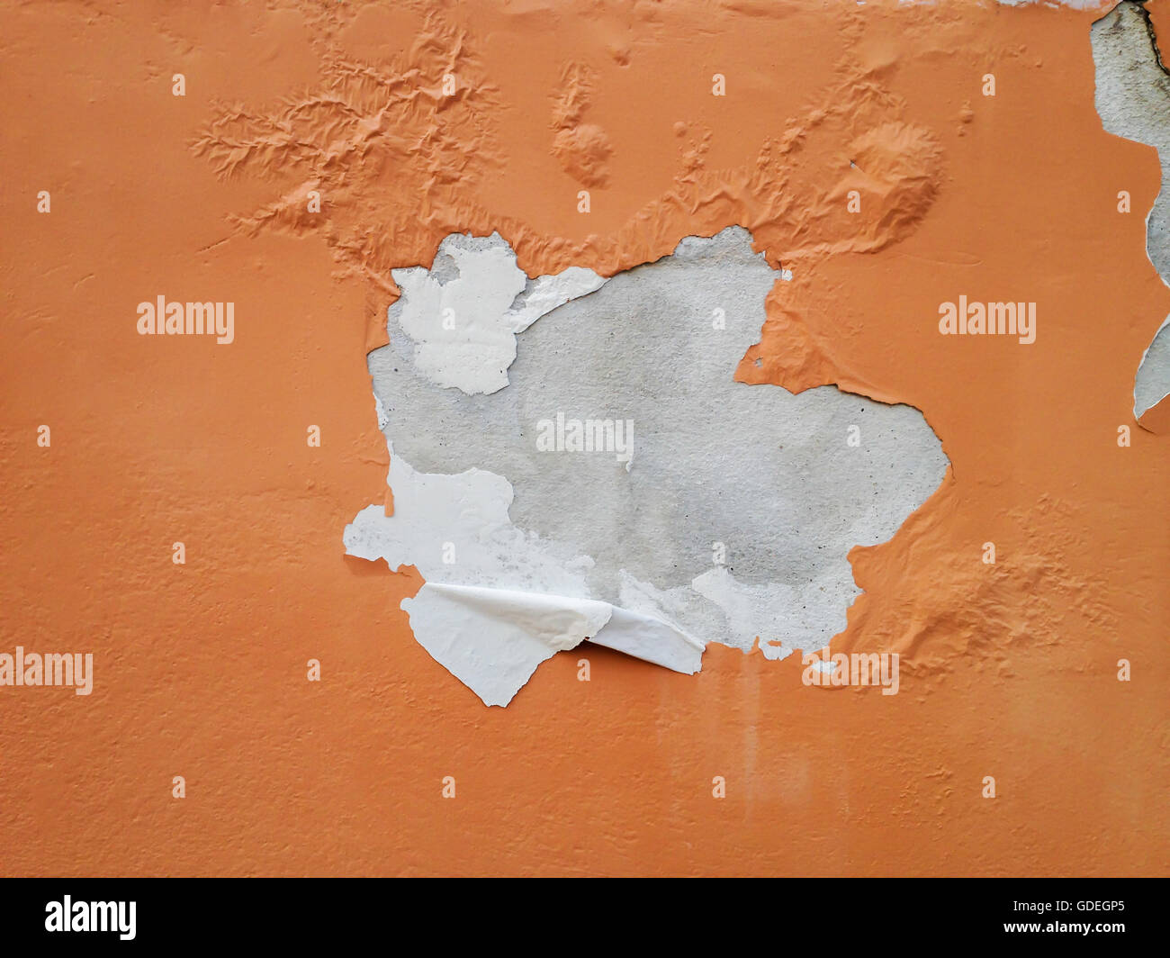 Deteriorated exterior paint of house wall Stock Photo - Alamy
