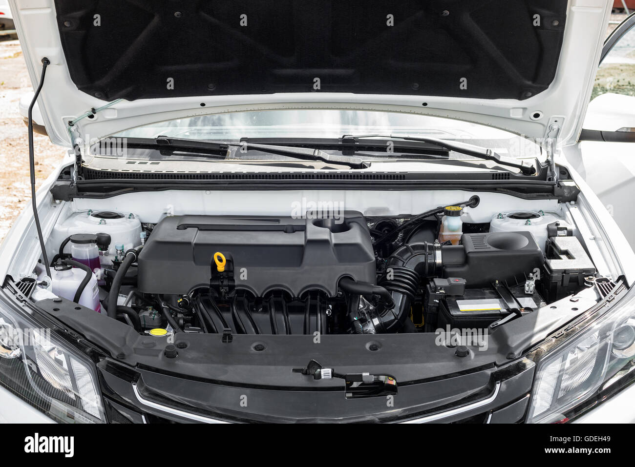 new engine car Stock Photo - Alamy