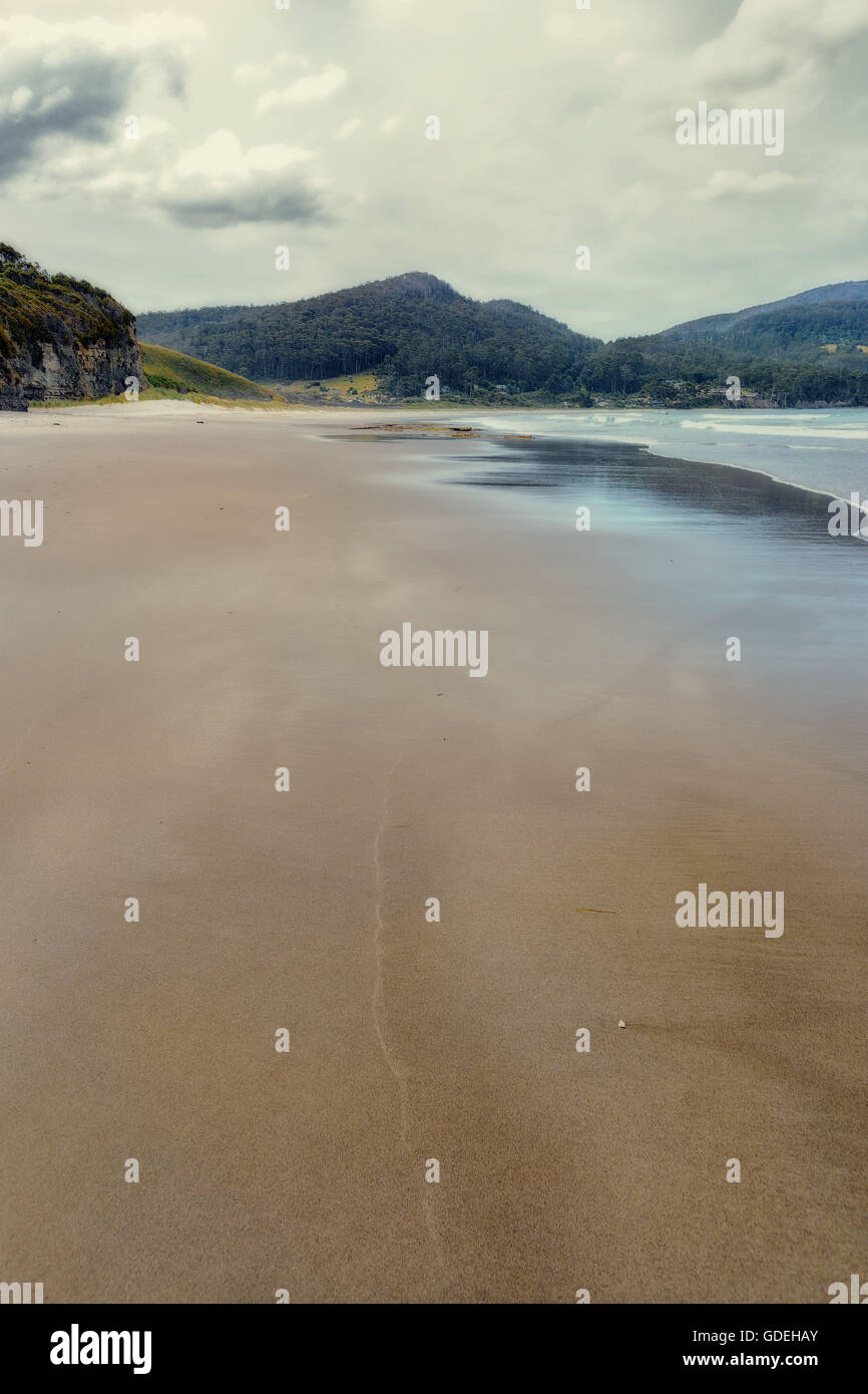 Vast beach hi-res stock photography and images - Alamy