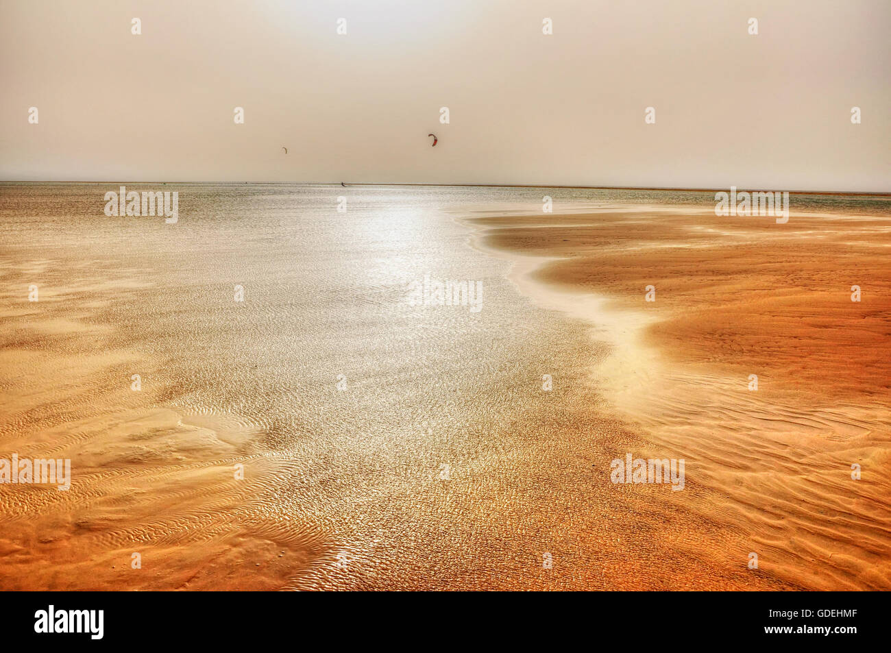 Golden ocean scene hi-res stock photography and images - Alamy