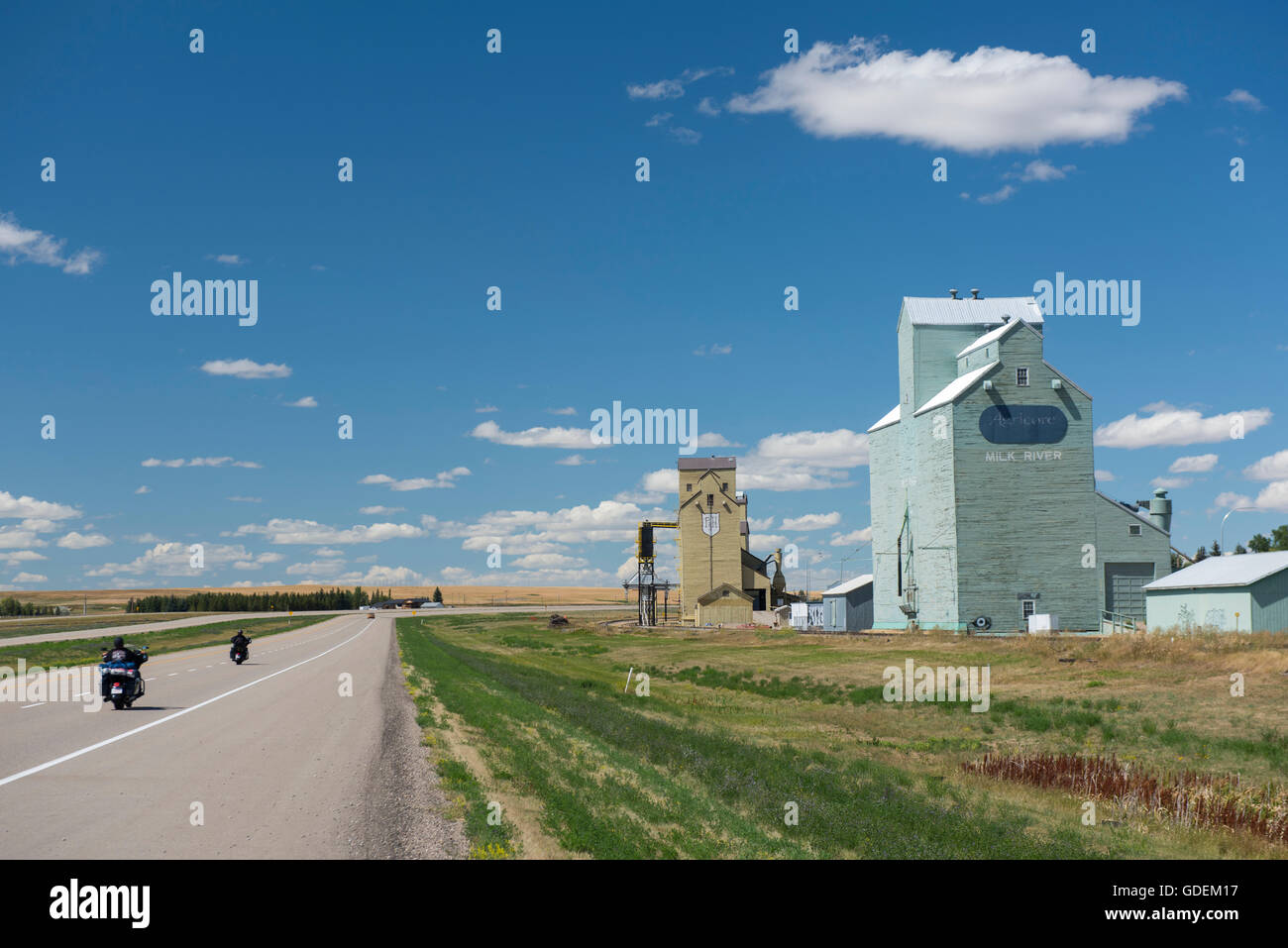 Prairie highway hi-res stock photography and images - Alamy