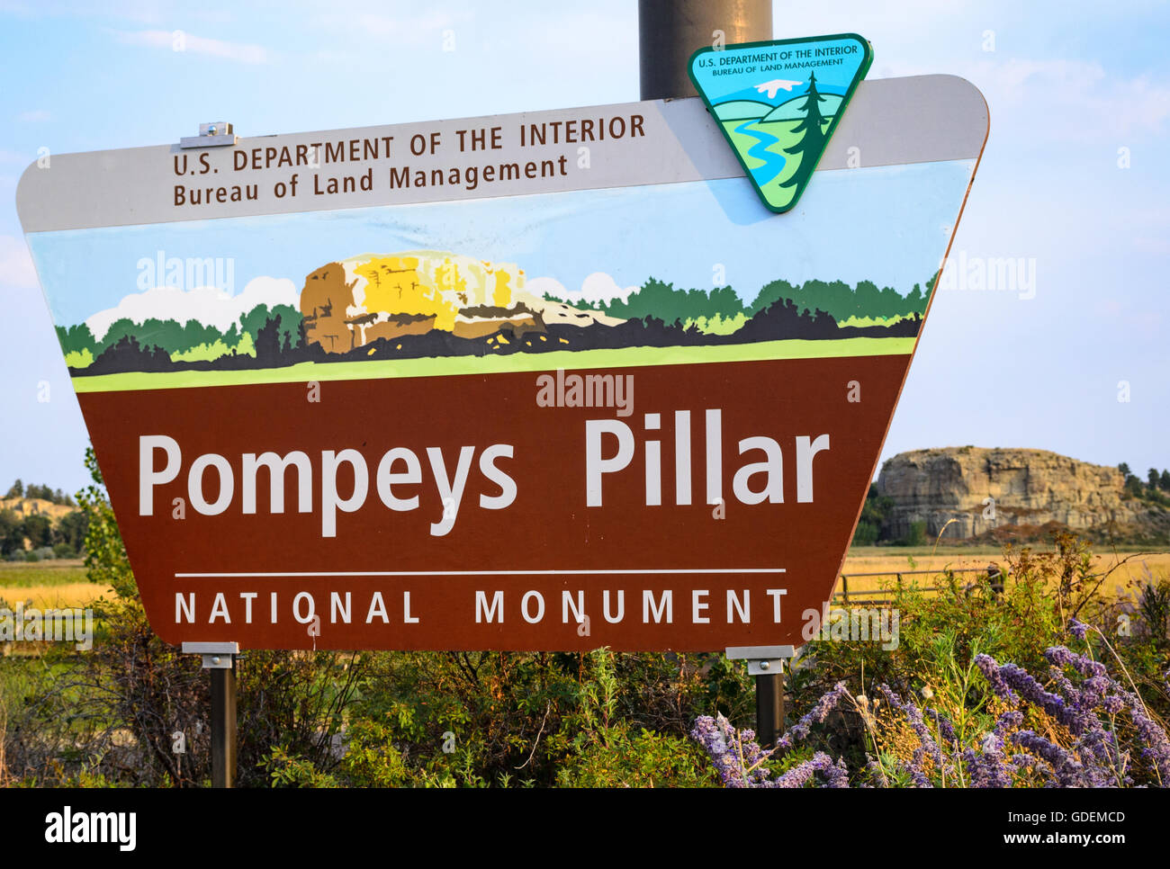 Pompeys pillar national monument hi-res stock photography and images ...