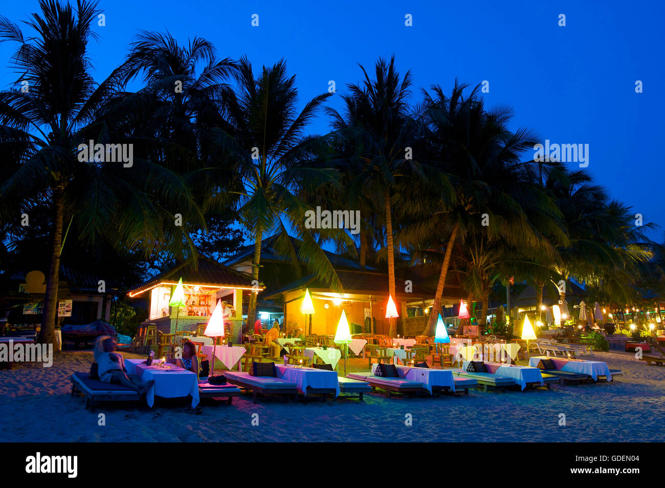 Restaurant at Lamai Beach, Ko Samui Island, Thailand Stock Photo - Alamy