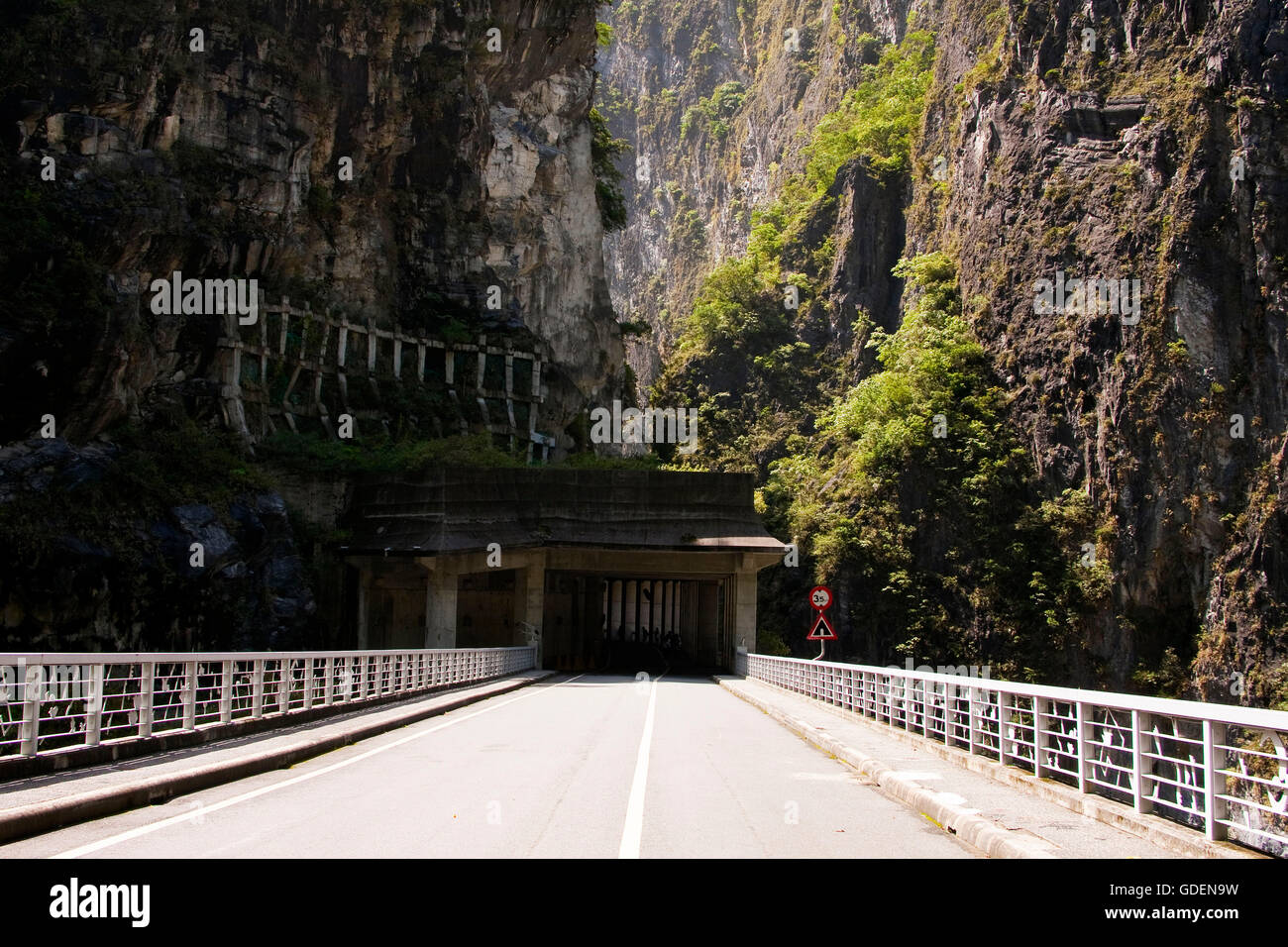 Bridge, Taroko canyon, national park Taroko-Gorge, Hualien, Taiwan ...