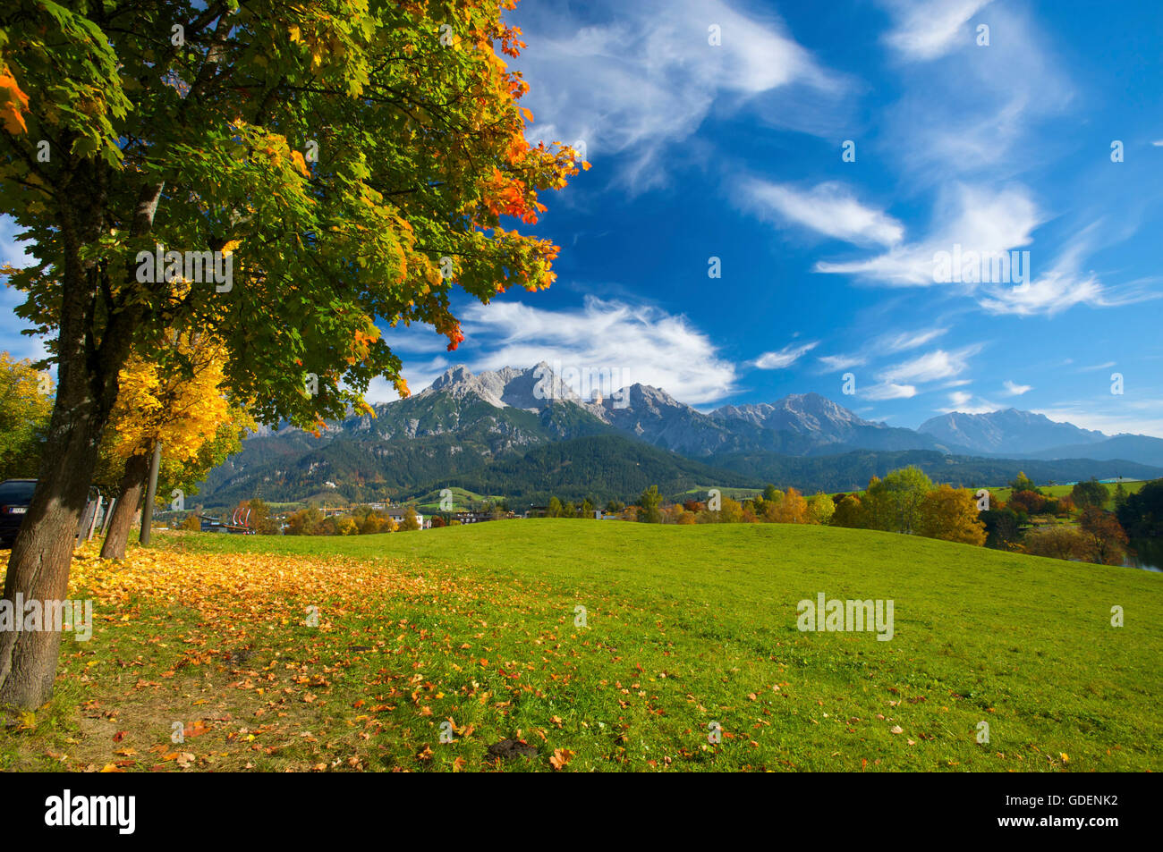 Blick von Saalfelden auf das Steinerne Meer, Pinzgau im Salzburger Land ...