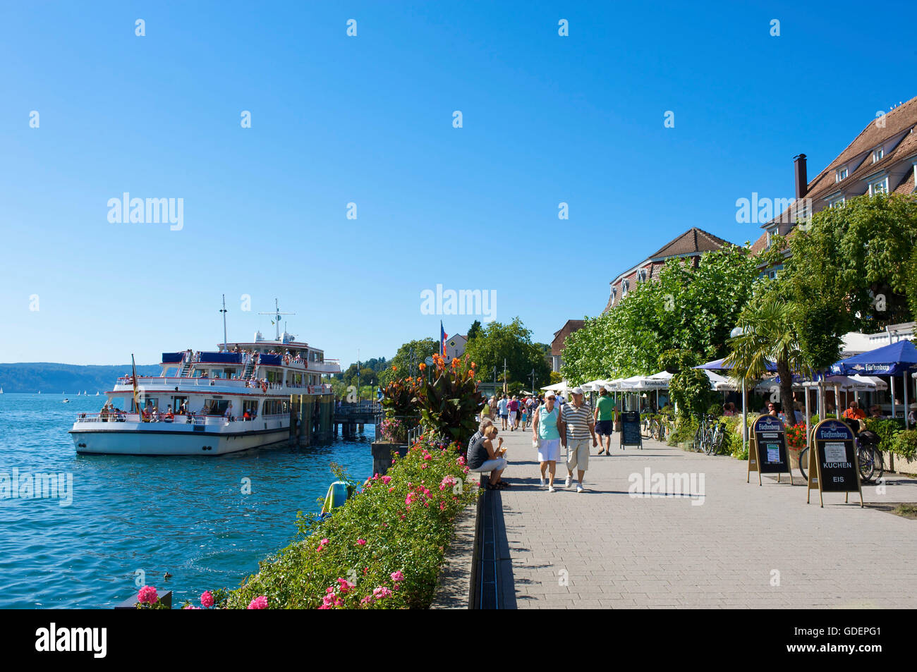 Lakeside promenade in Ueberlingen, Lake Constance, Baden-Wuerttemberg ...