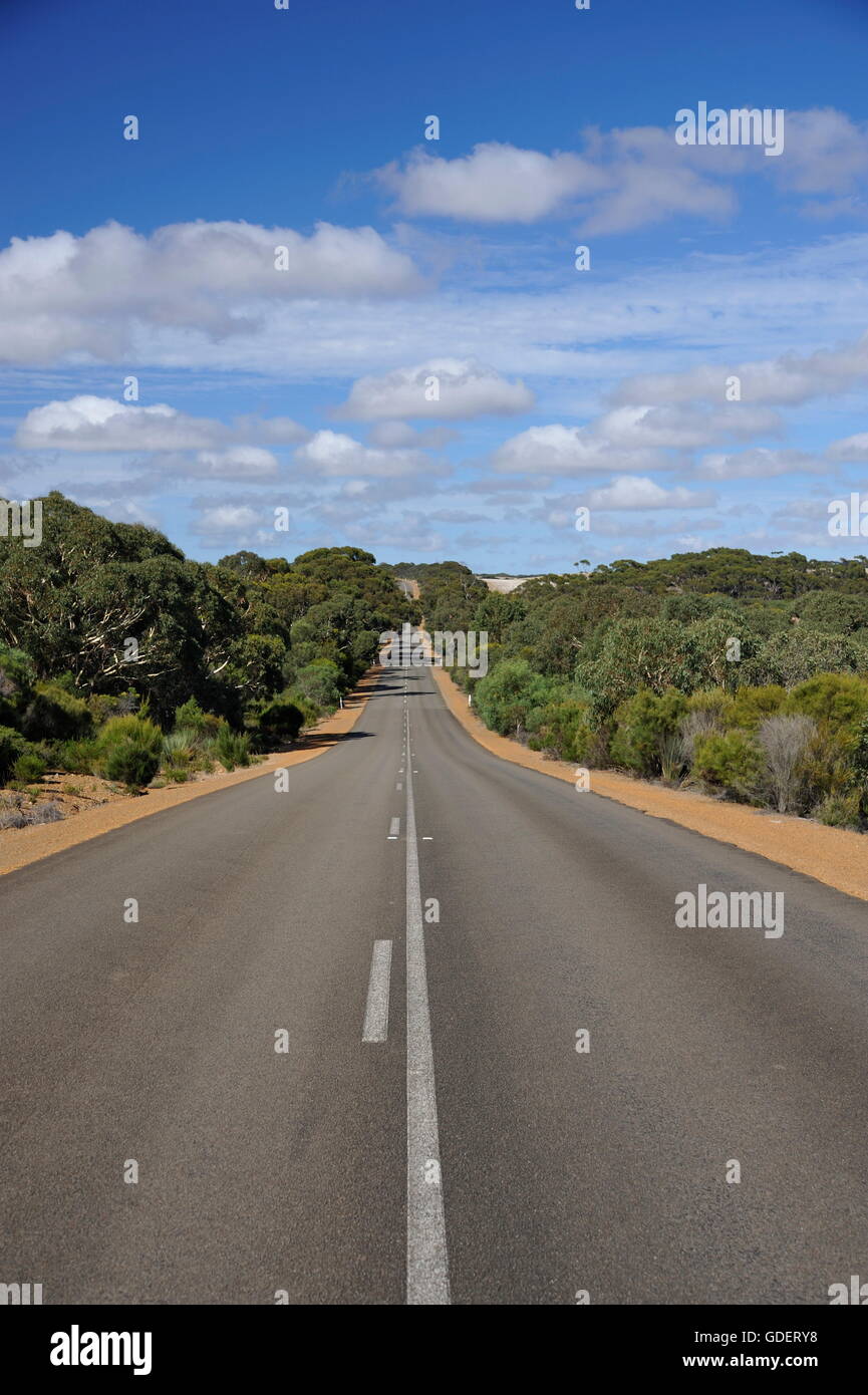Island road images hi-res stock photography and images - Alamy