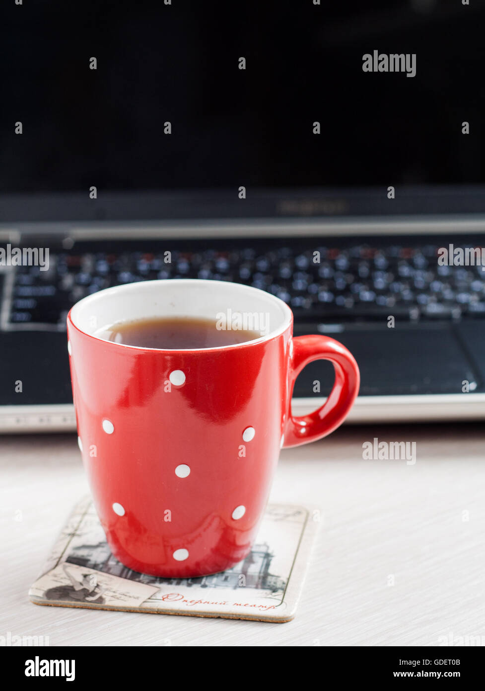 Laptop empty screen papers hi-res stock photography and images - Alamy