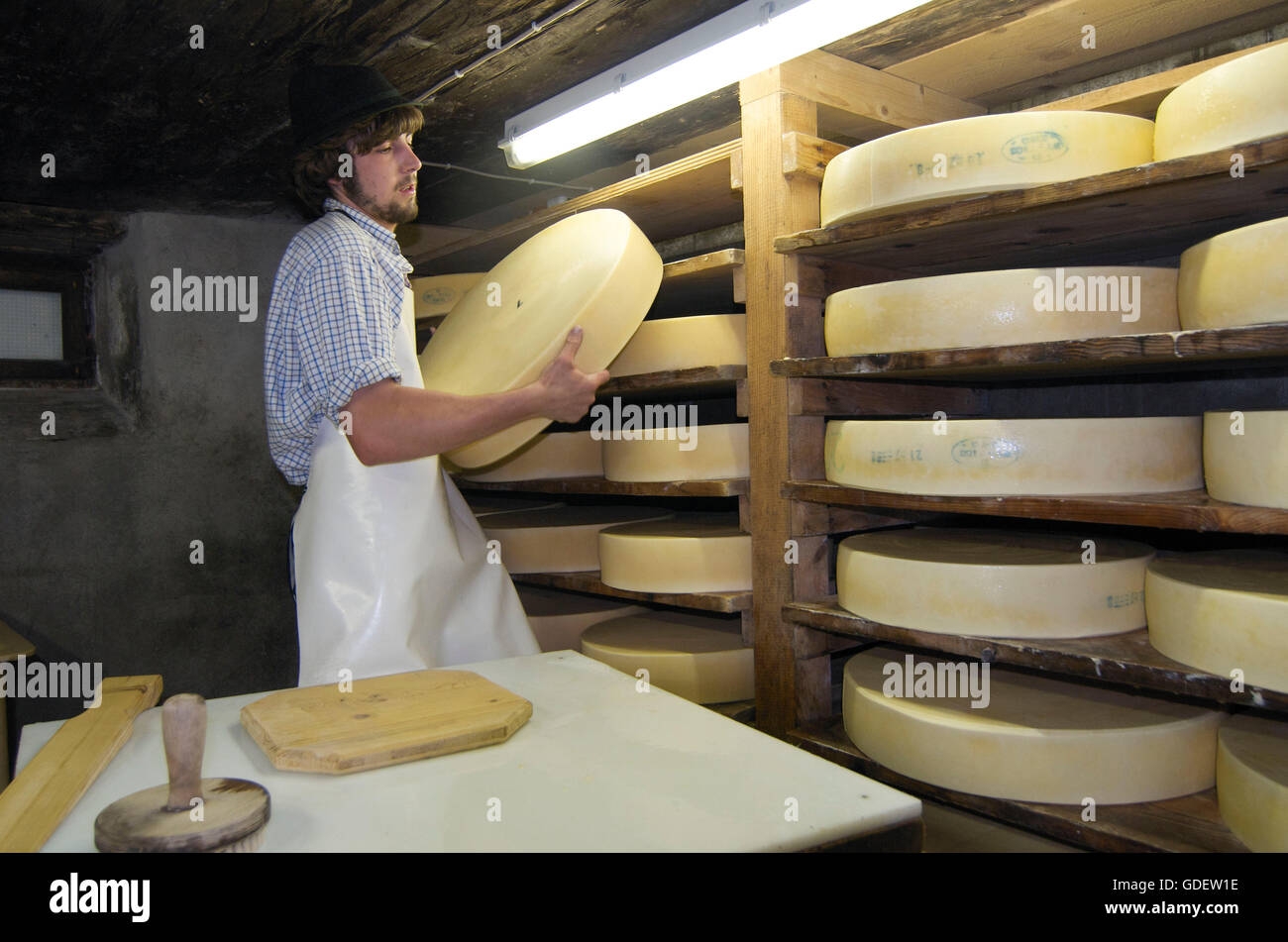Alpine herdsman and dairyman at schlappoltalm chalet hi-res stock ...