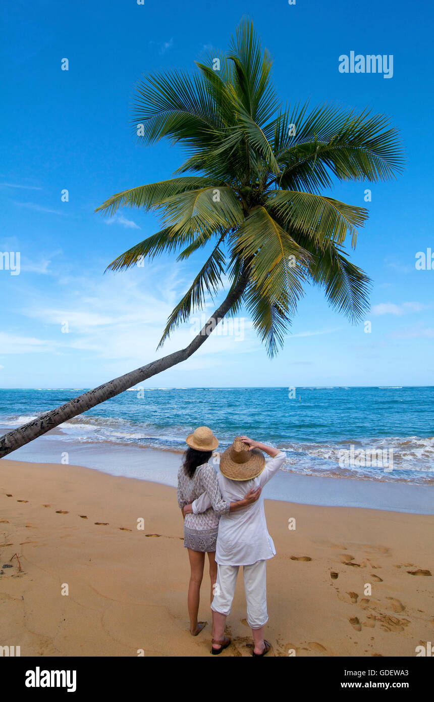 Women at beach loiza hi-res stock photography and images - Alamy