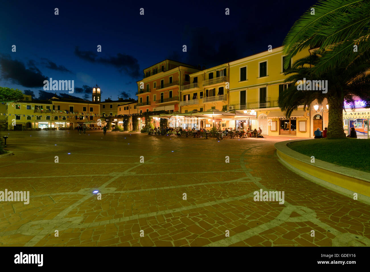 Night image of porto hi-res stock photography and images - Alamy