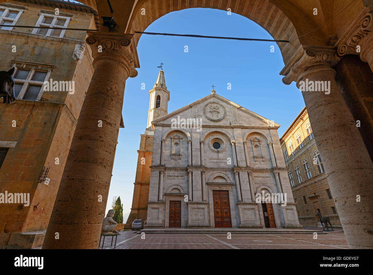 Europe, Italy, Tuscany, Pienza, Duomo, Church, Dom, Val d'Orcia ...