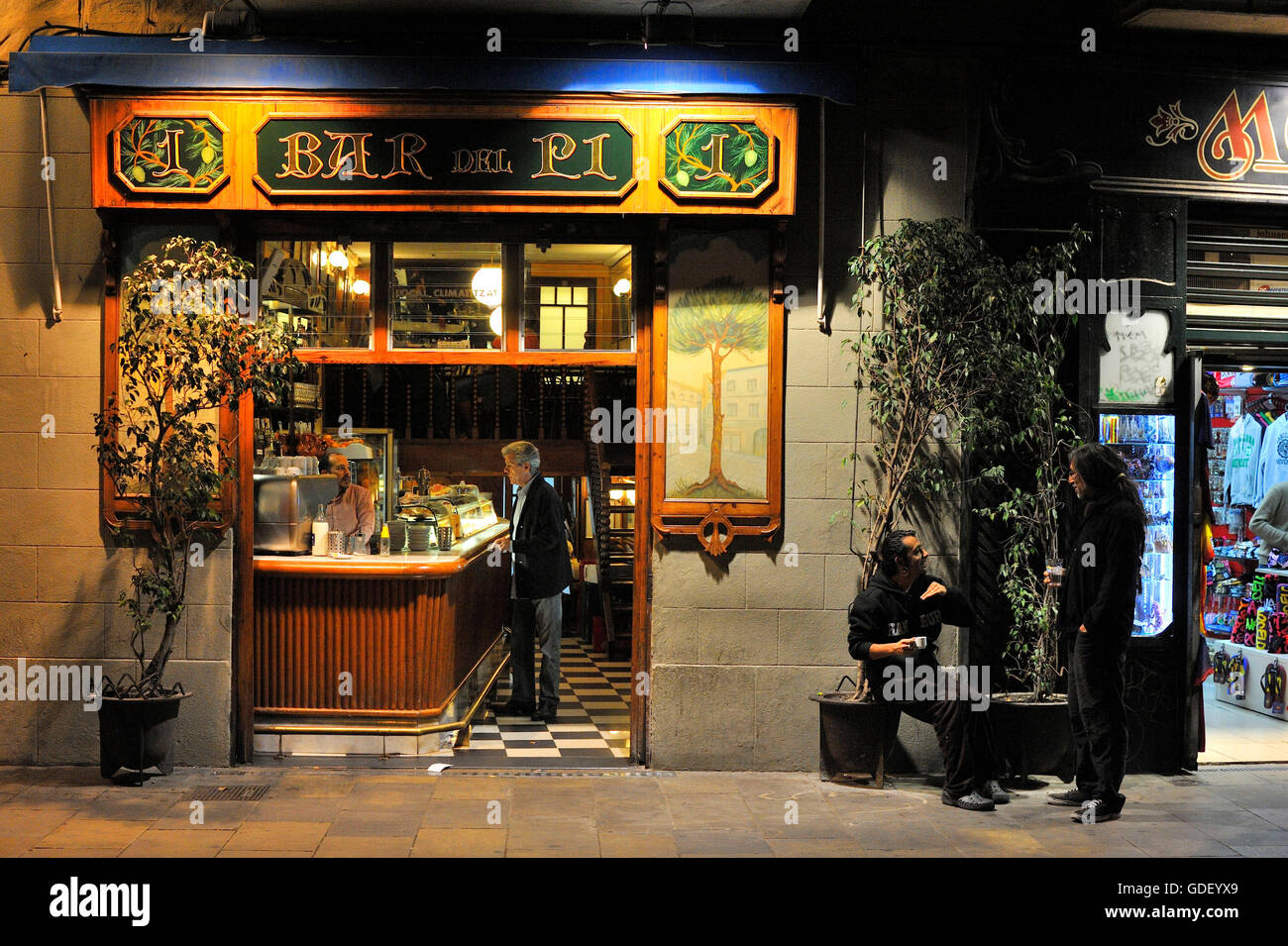 Barcelona bar pi hi-res stock photography and images - Alamy