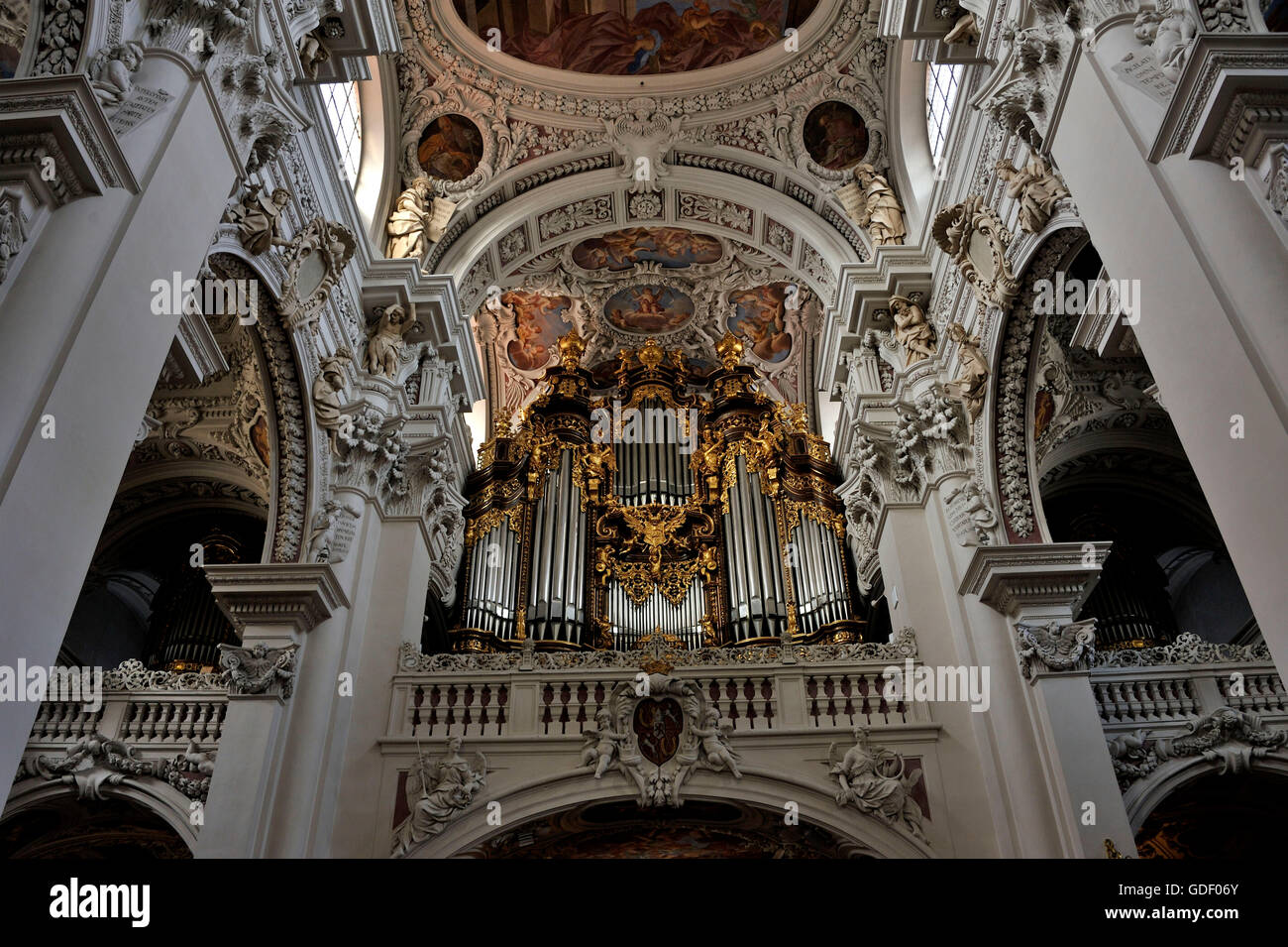 Passau cathedral organ hi-res stock photography and images - Alamy
