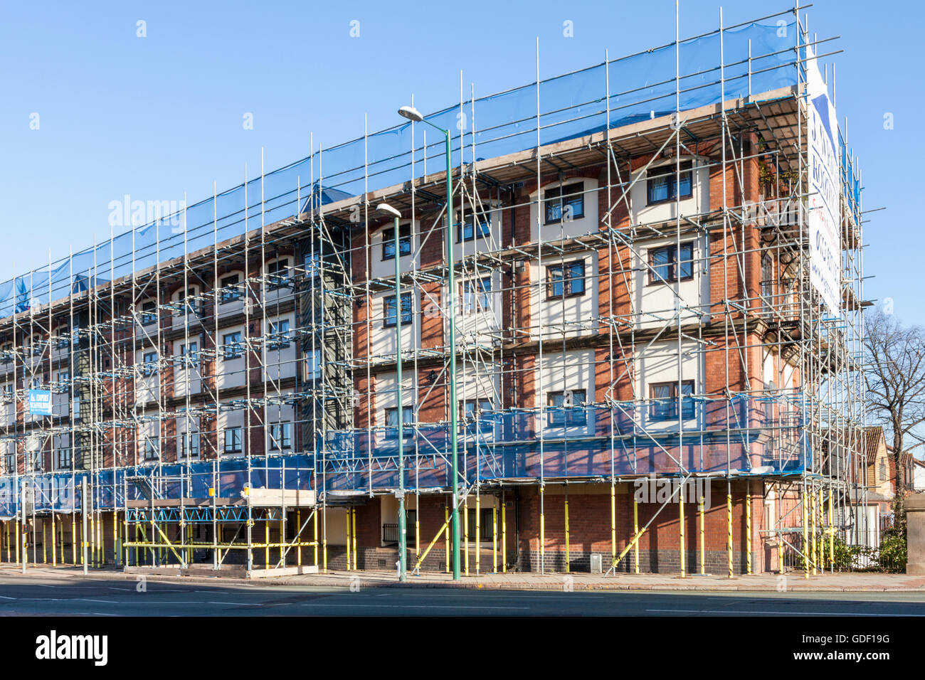 Building scaffolding uk hi-res stock photography and images - Alamy
