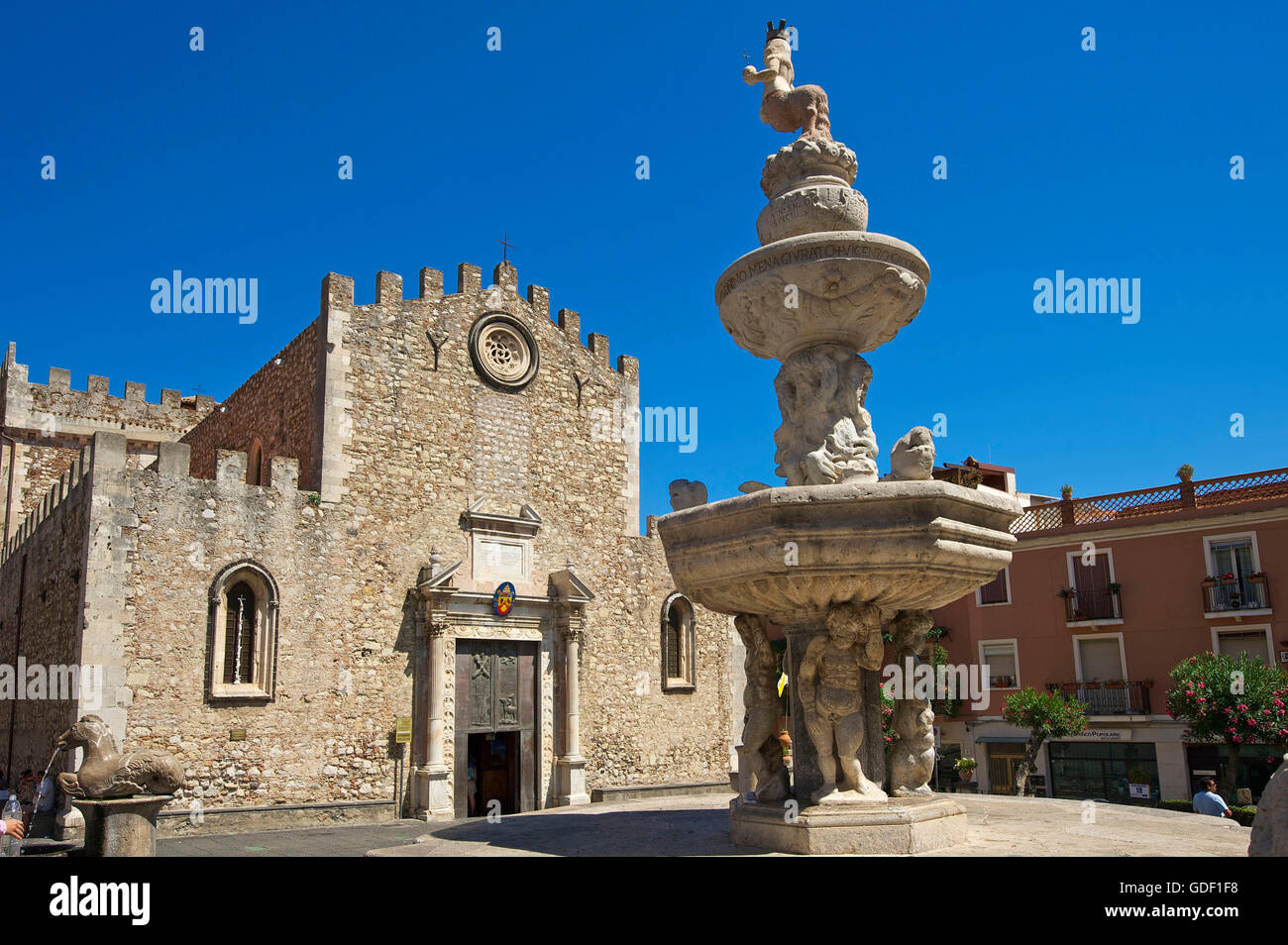 Cathedral san nicolo duomo taormina hi-res stock photography and images ...