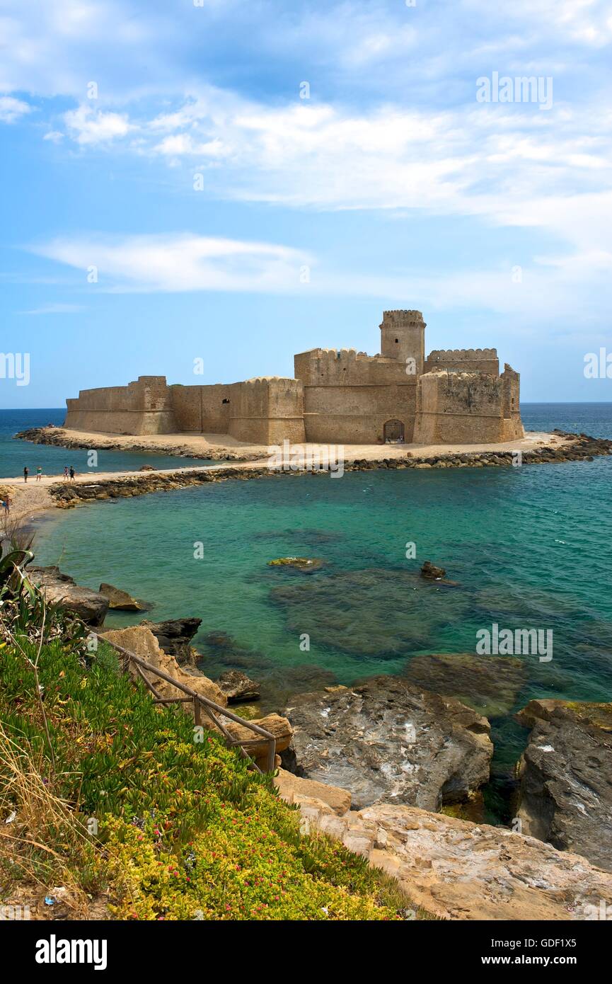 Castle, Isola di Capo Rizzuto, Le Castella, Calabria, Italy Stock Photo ...
