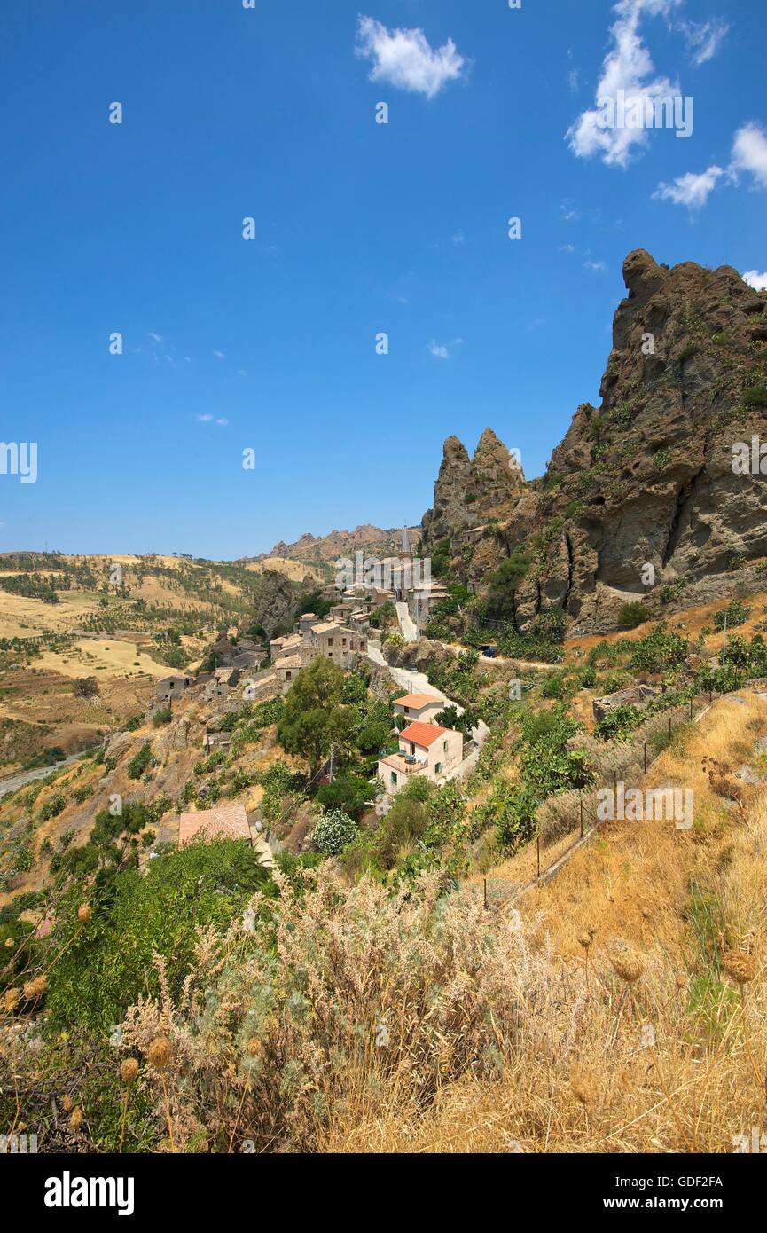 Pentedattilo calabria aspromonte hi-res stock photography and images ...
