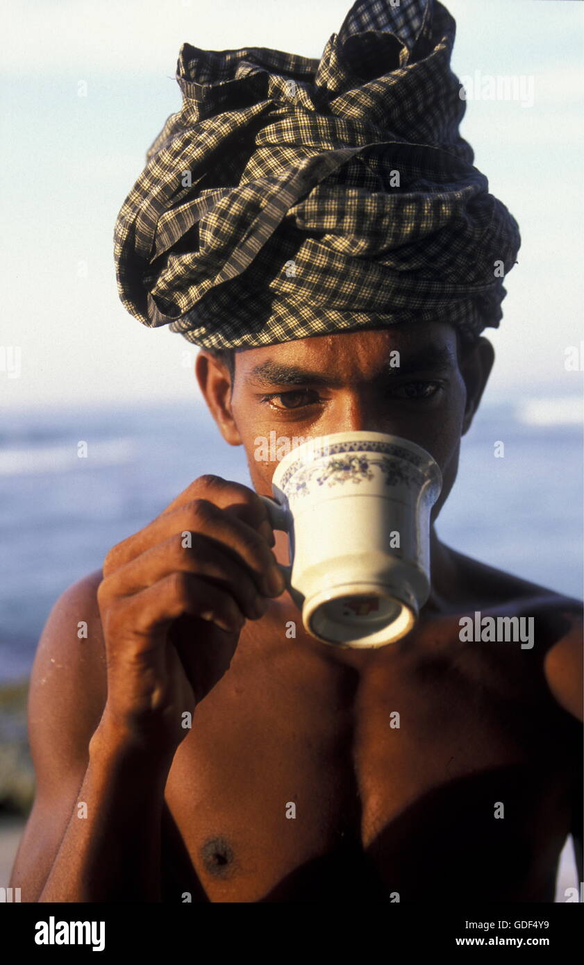 Indian men drinking tea hi-res stock photography and images - Alamy