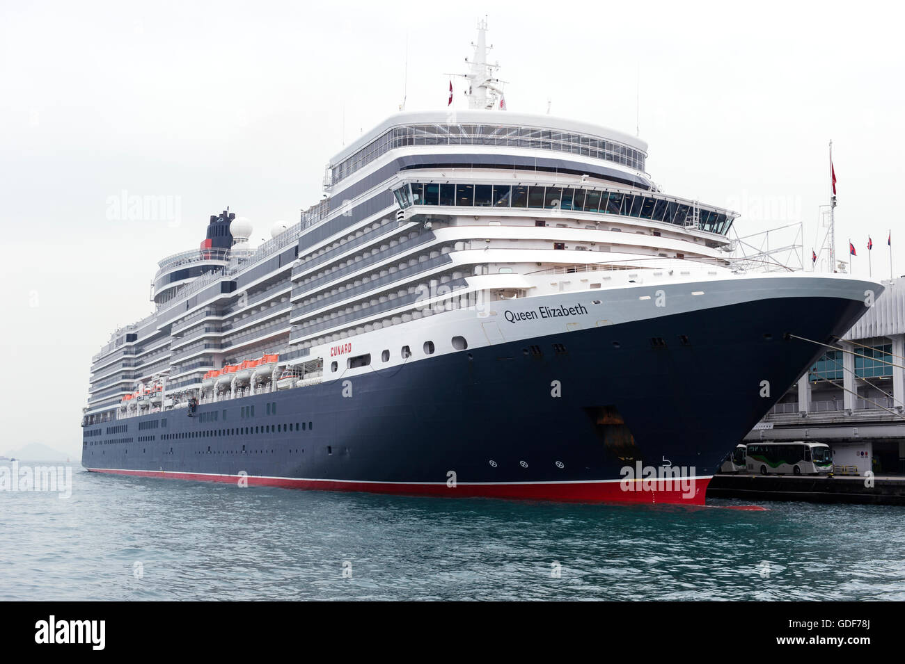 Queen Elizabeth Ship High Resolution Stock Photography and Images - Alamy
