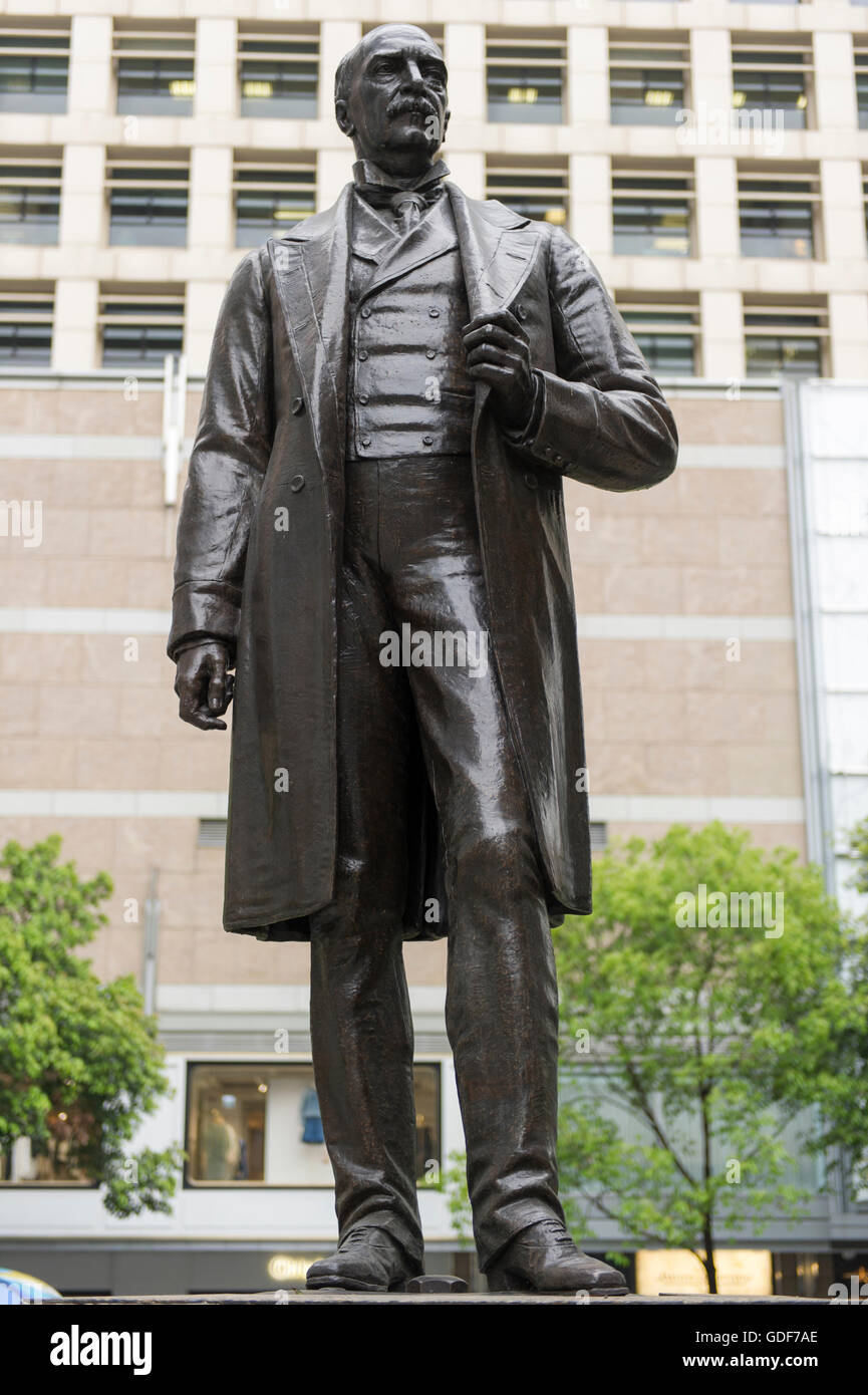 Sir Thomas Jackson, Bart statue at Statue Square, Central, Hong Kong ...