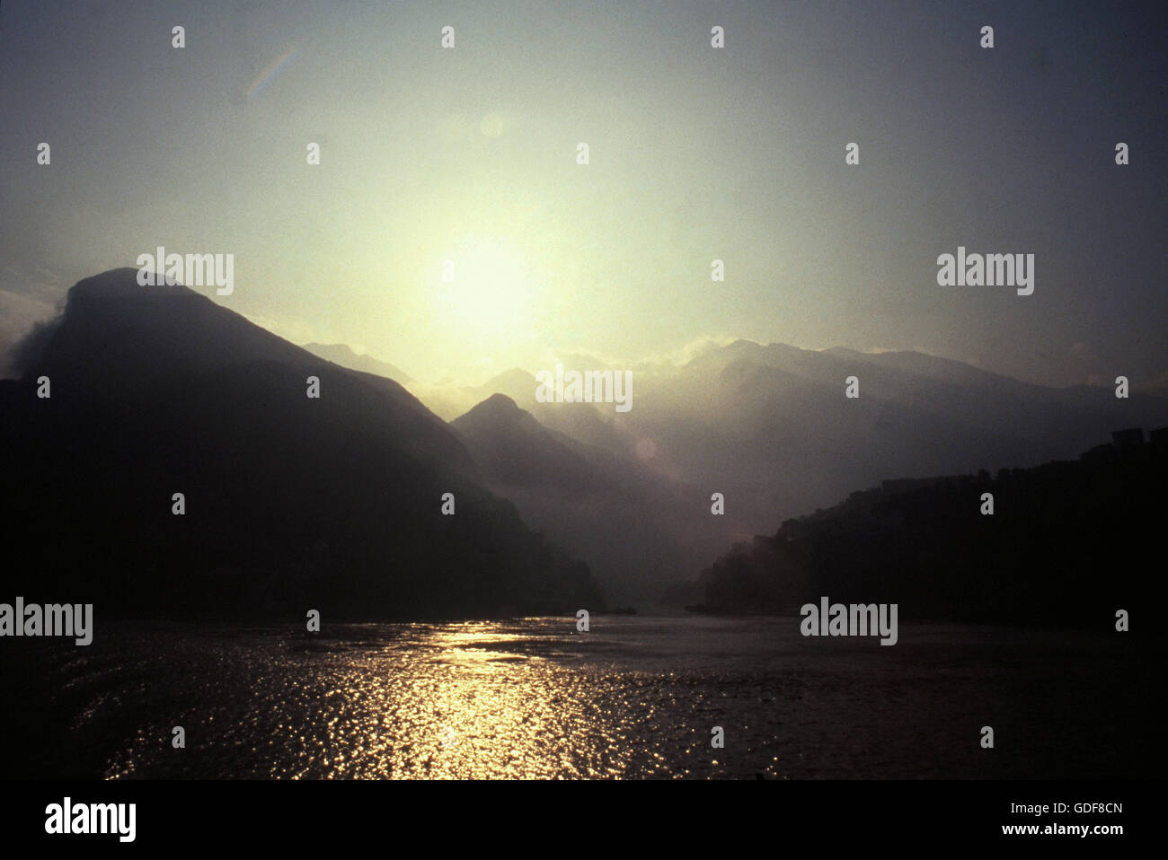 380 kilometers hi-res stock photography and images - Alamy