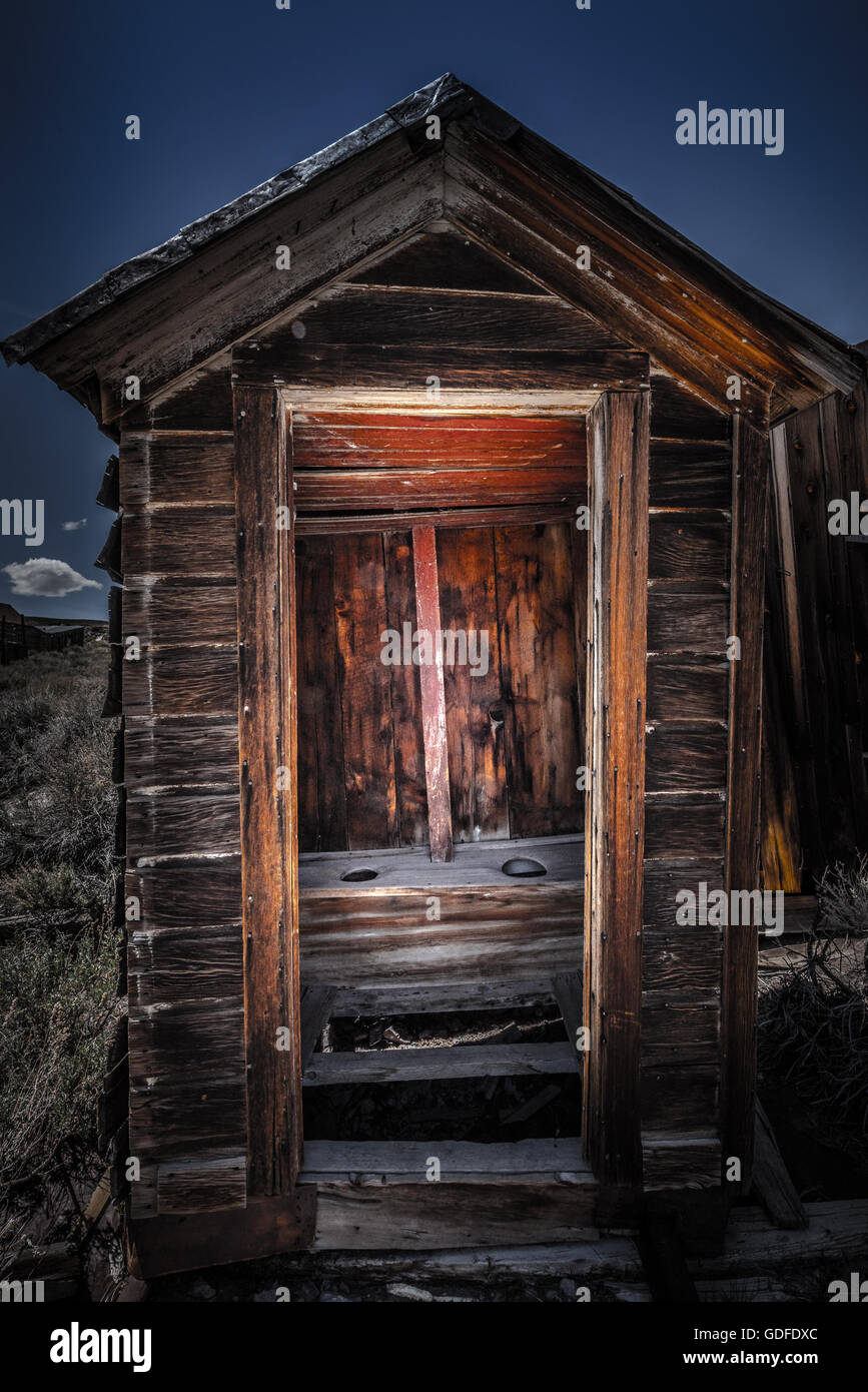 Old wooden outhouse hi-res stock photography and images - Alamy