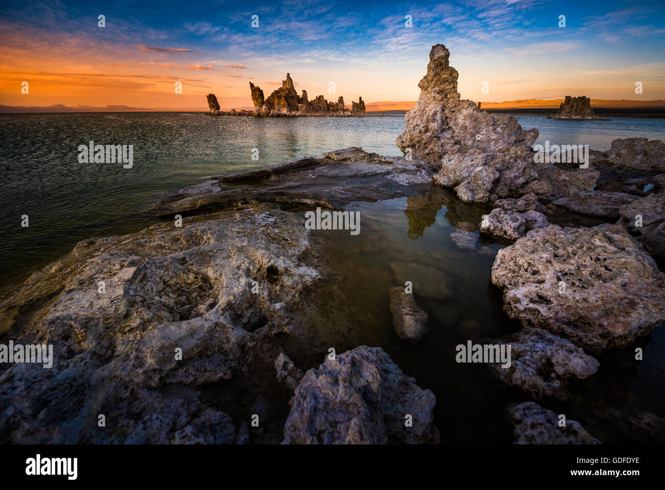 Tufa Towers Calcium Carbonate Spires Inyo Forest Mono Lake California ...