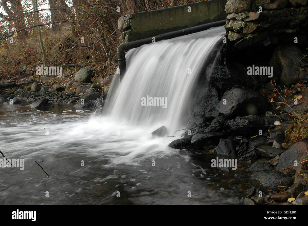 Overflow lake hi-res stock photography and images - Alamy