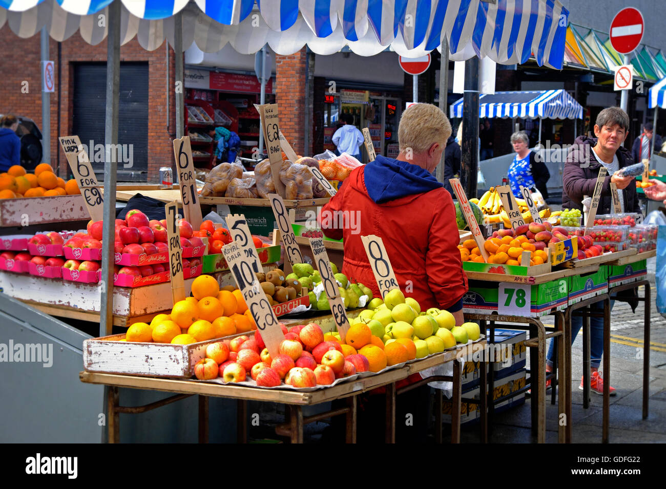 Famous Moore Street Market Dublin Ireland Stock Photo - Alamy