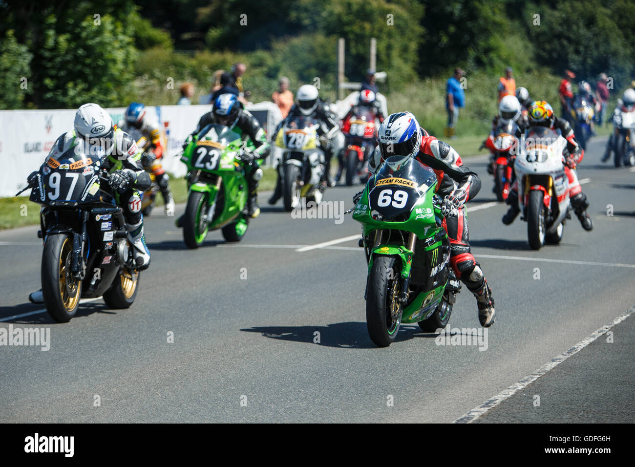 Darryl Tweed at the beginning of the Ocean Motor Village 250/650cc Race ...