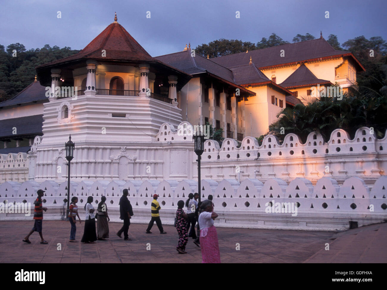 Sri dalada maligawa hi-res stock photography and images - Alamy